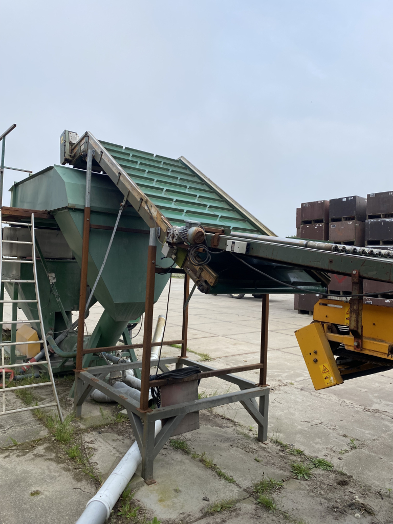 Elevator met knik | HB Veilen B.V.